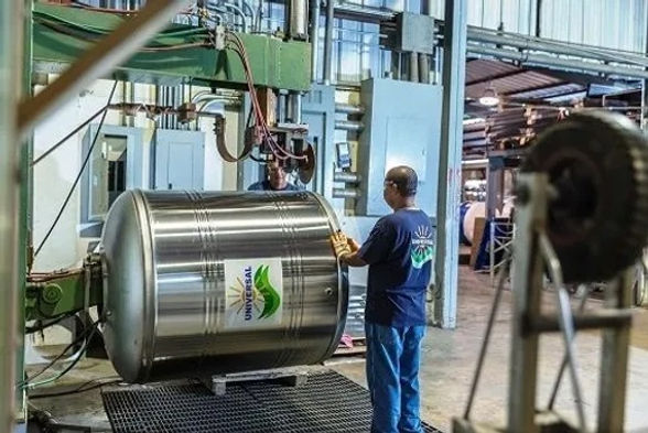 Cisternas de Agua 450 galones | 600 galones | 780 galones | 1,200 galones | Universal Solar PR